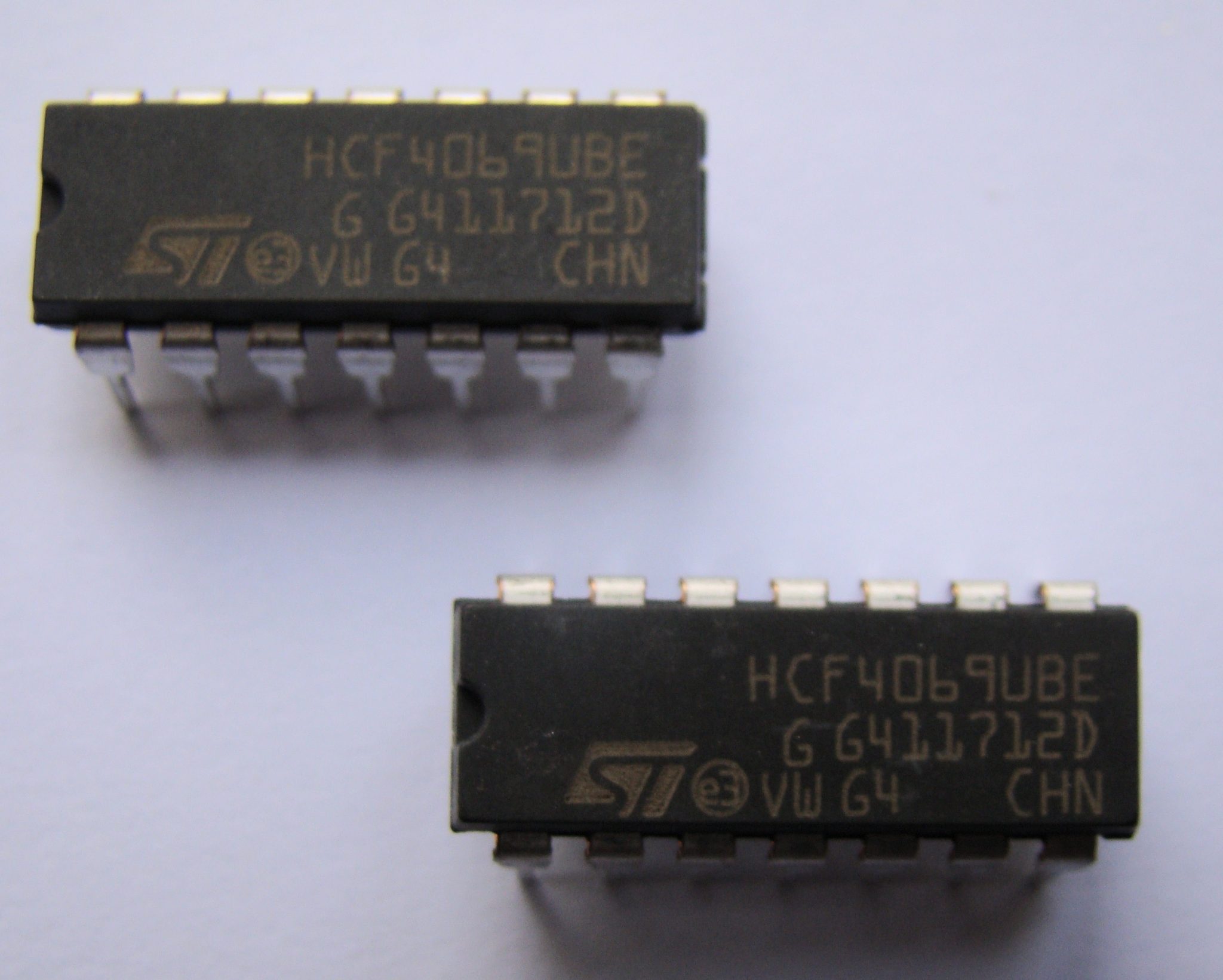 4069: Hex NOT Gate (Inverter) - Hacktronics