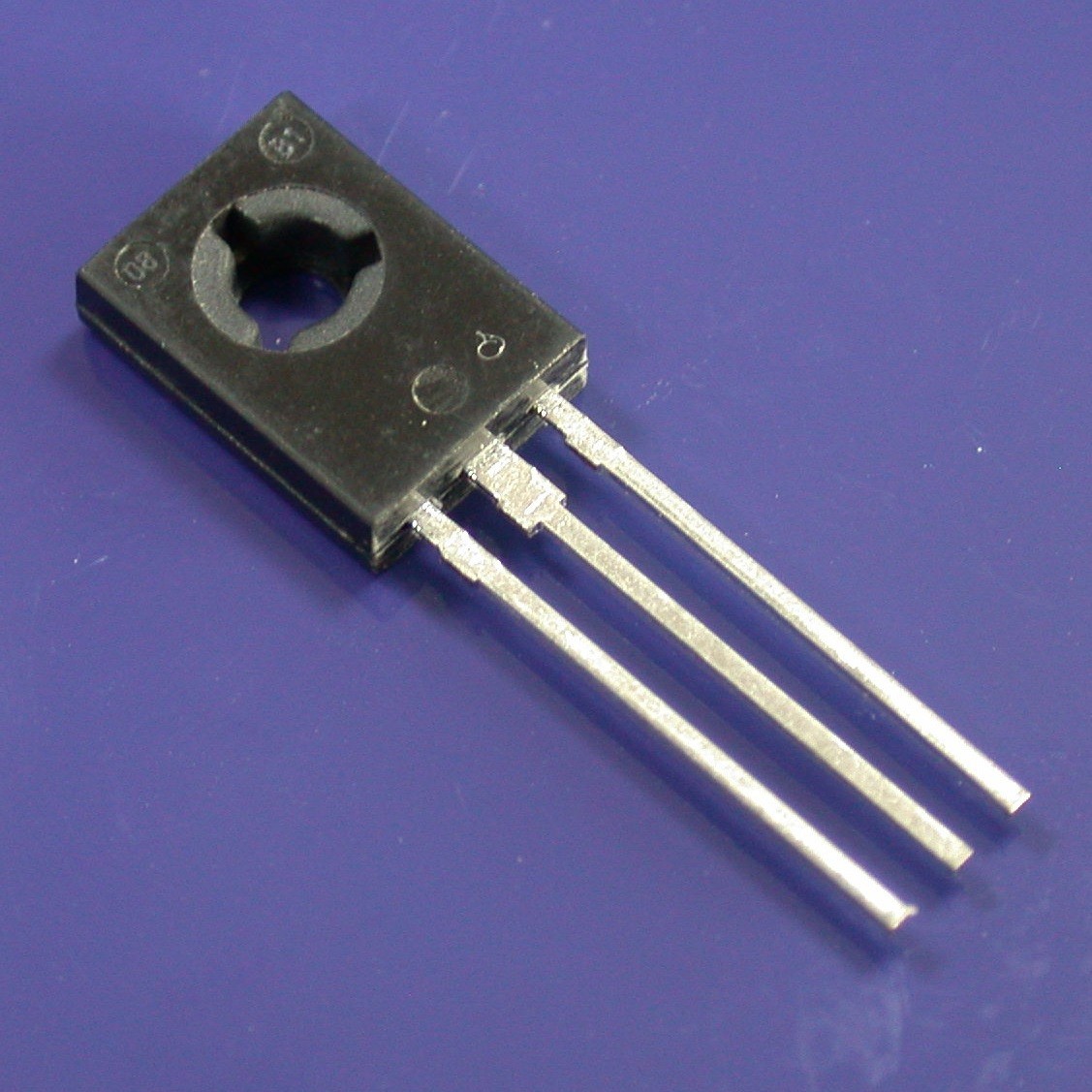 BD139 NPN Epitaxial Silicon Power Transistor - Hacktronics