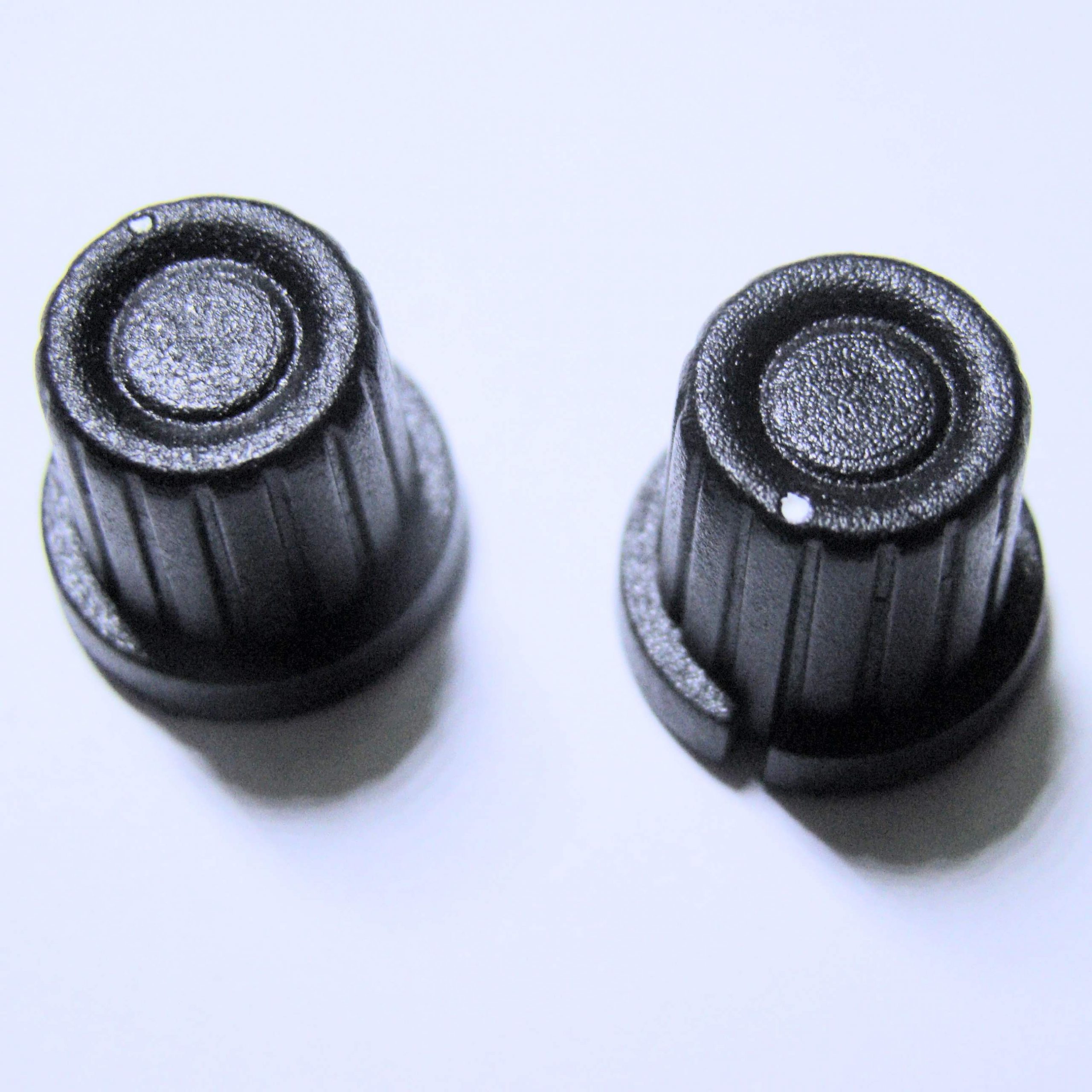 Low Cost Knob for Rotary Potentiometer Half Shaft - Hacktronics