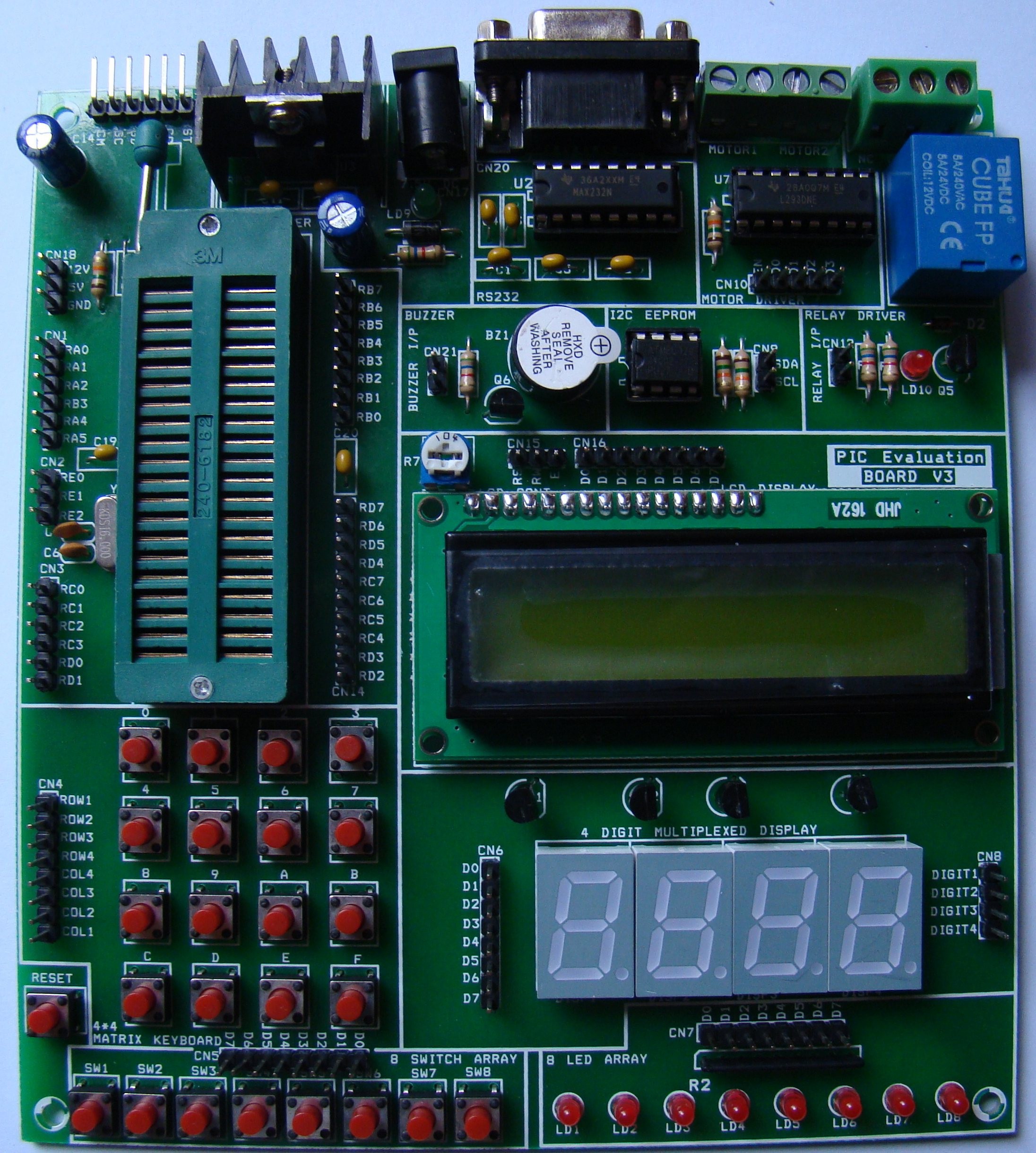 PIC Trainer/Development Board with 16 x 2 LCD - Hacktronics