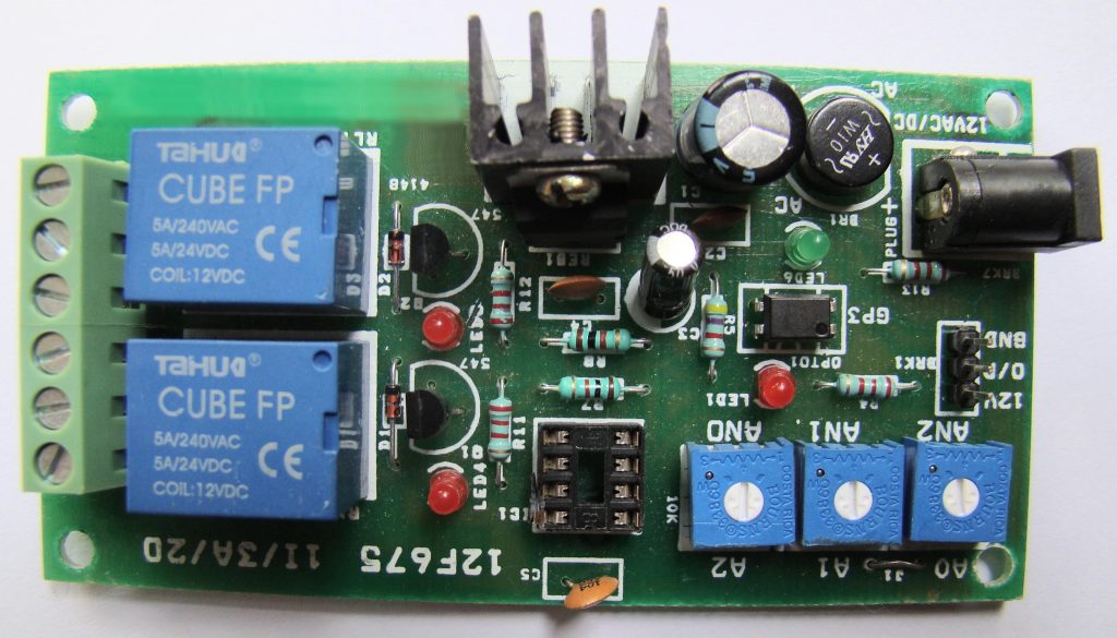 PIC12F675 PIC Microcontroller Development Board with 2 Relays and 3 Analog Inputs - Hacktronics