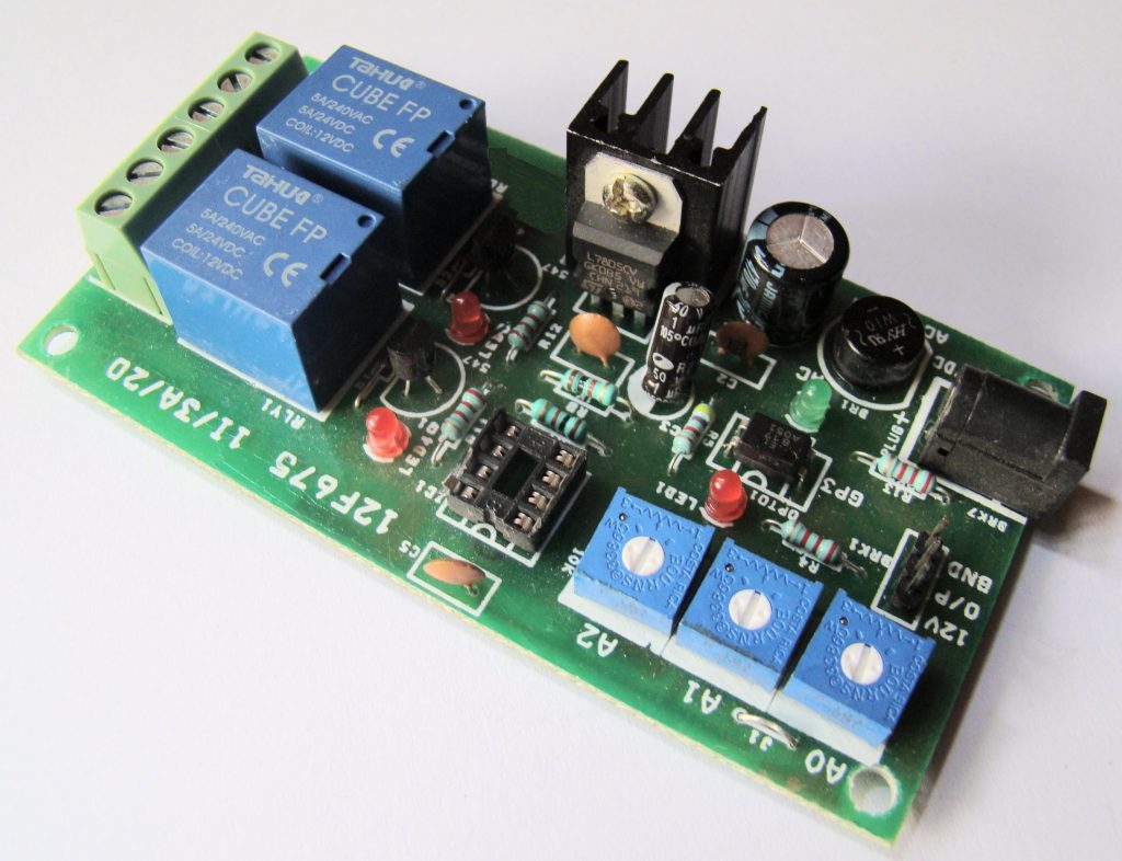 PIC12F675 PIC Microcontroller Development Board with 2 Relays and 3 Analog Inputs - Hacktronics