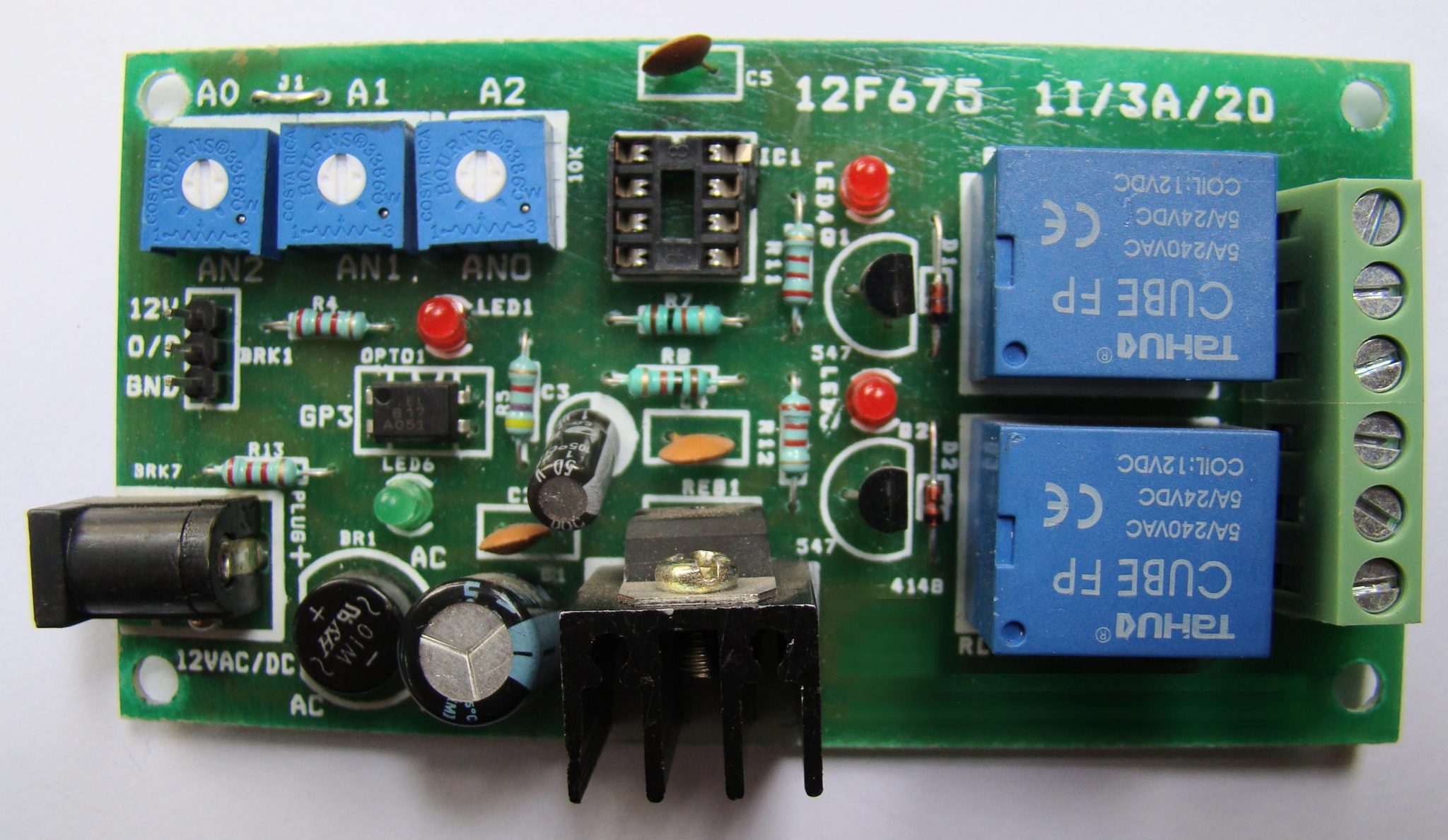PIC12F675 PIC Microcontroller Development Board with 2 Relays and 3 ...