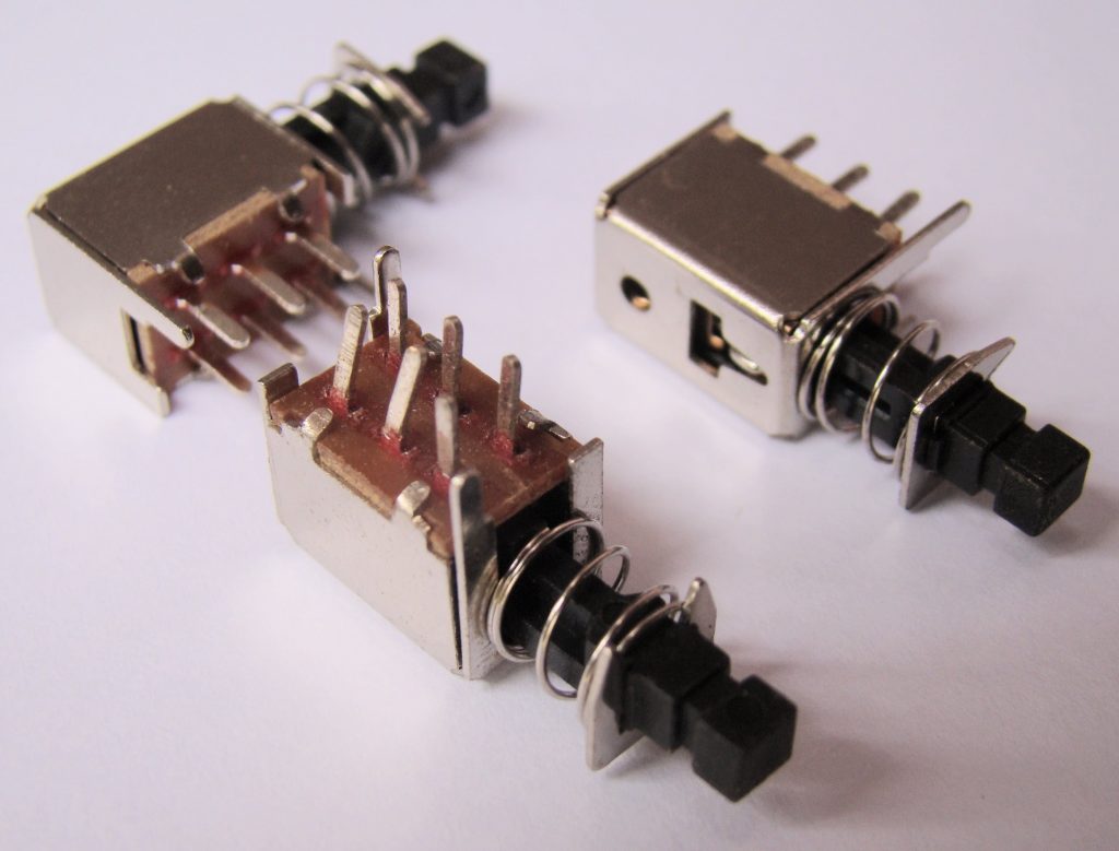 Push Button Switch DPDT 6 Pin Momentary Right Angle PCB Panel Switch - Hacktronics