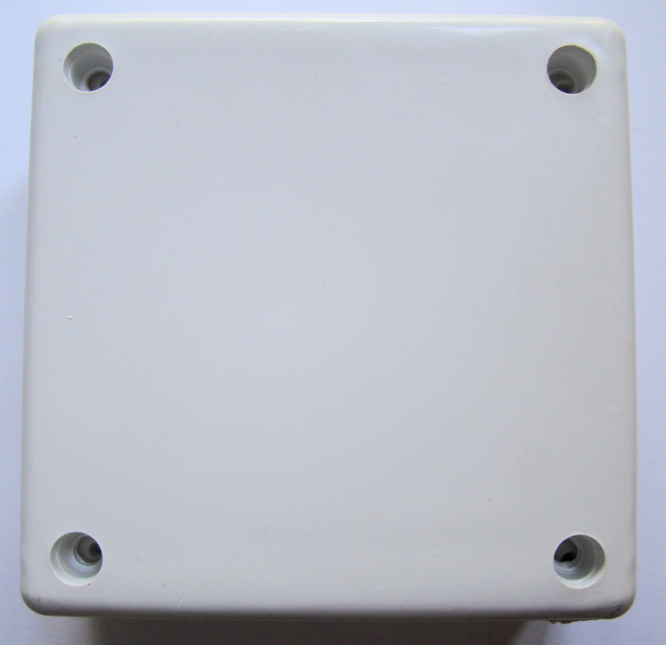 White Cream Color Plastic Project Box 4x4x2 inch - Hacktronics