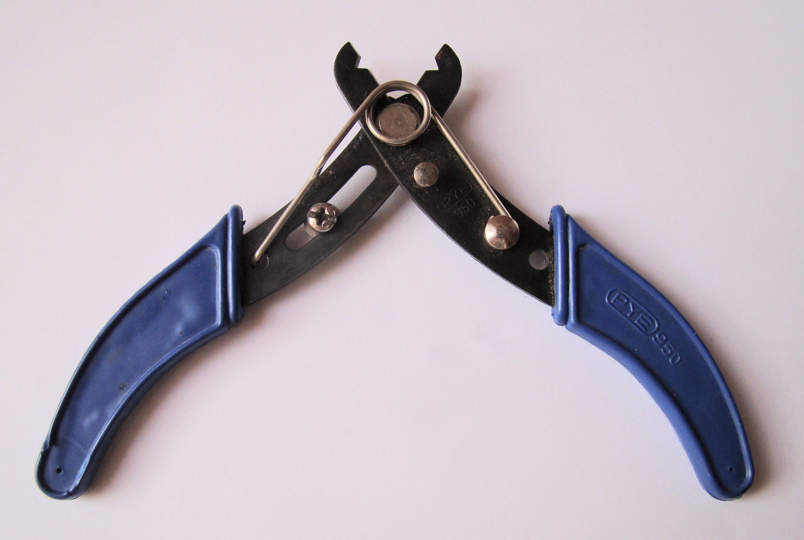 Wire Stripper & Cutter - Hacktronics