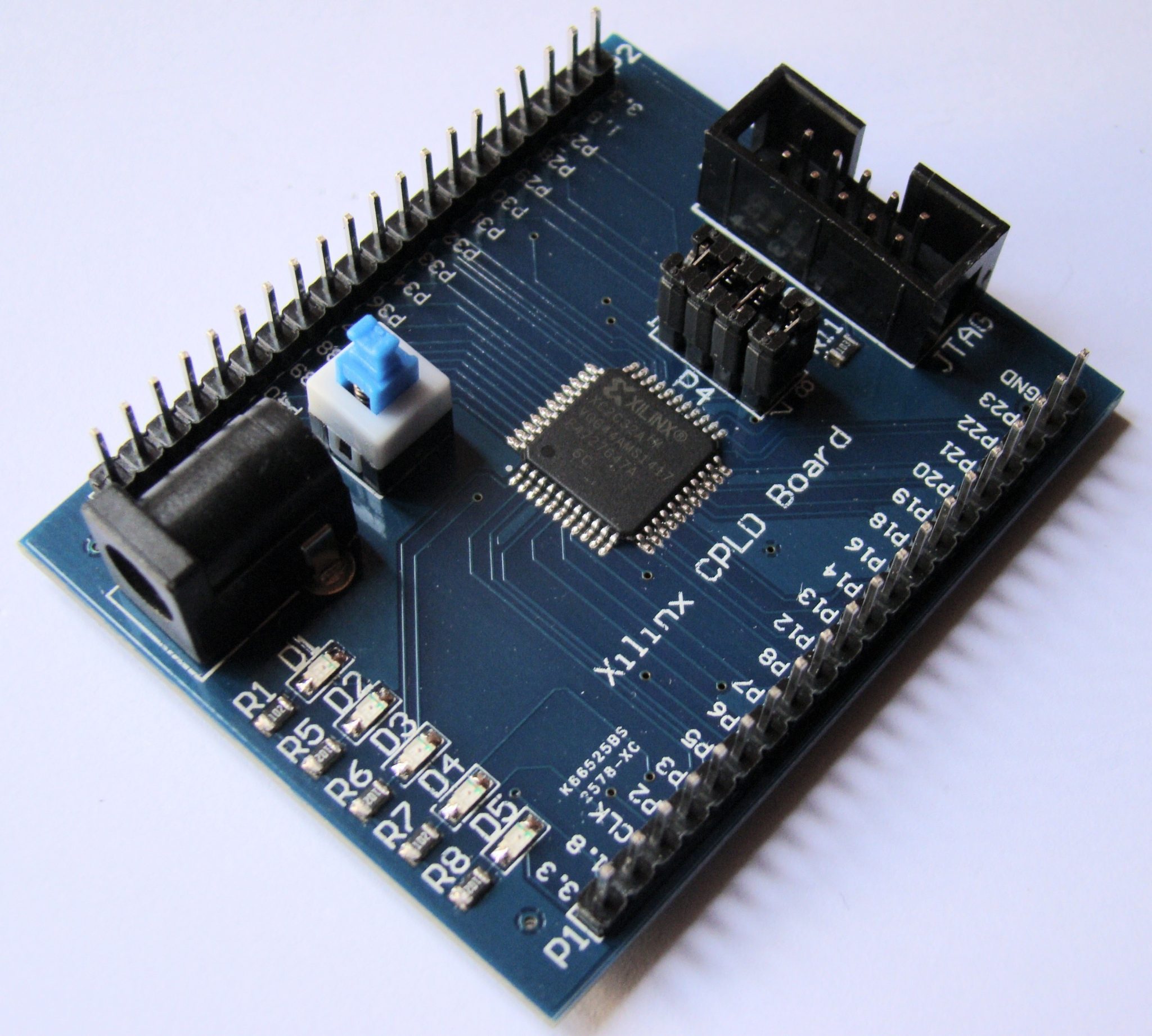 Xilinx CoolRunner-II XC2C32A CPLD Development Learning Board - Hacktronics